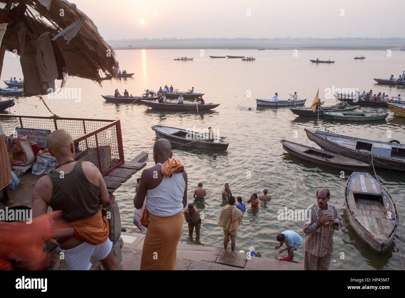Bathing ghats hi-res stock photography and images - Alamy
