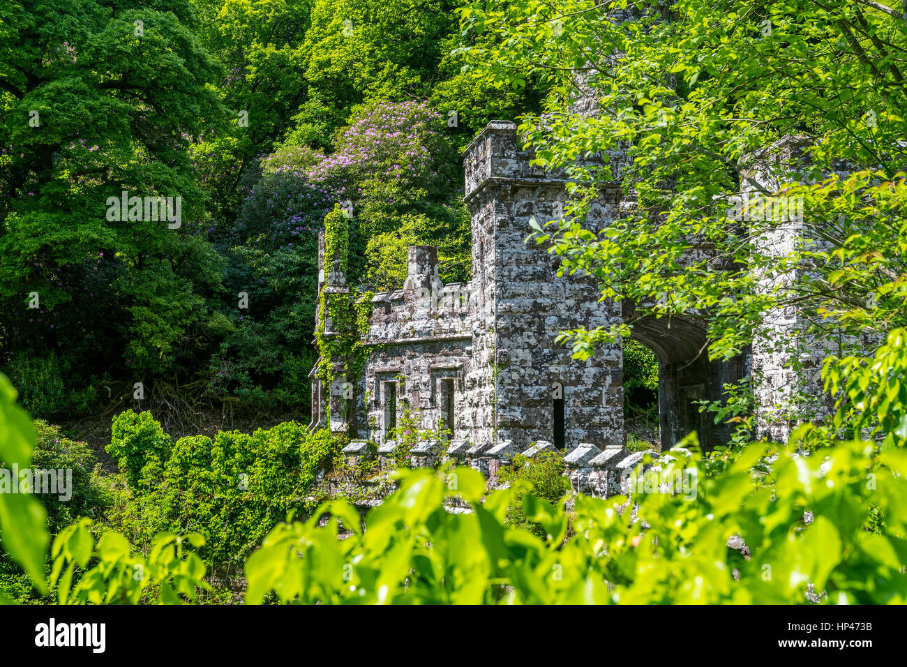 Bridge entrance towers gates hi-res stock photography and images - Alamy