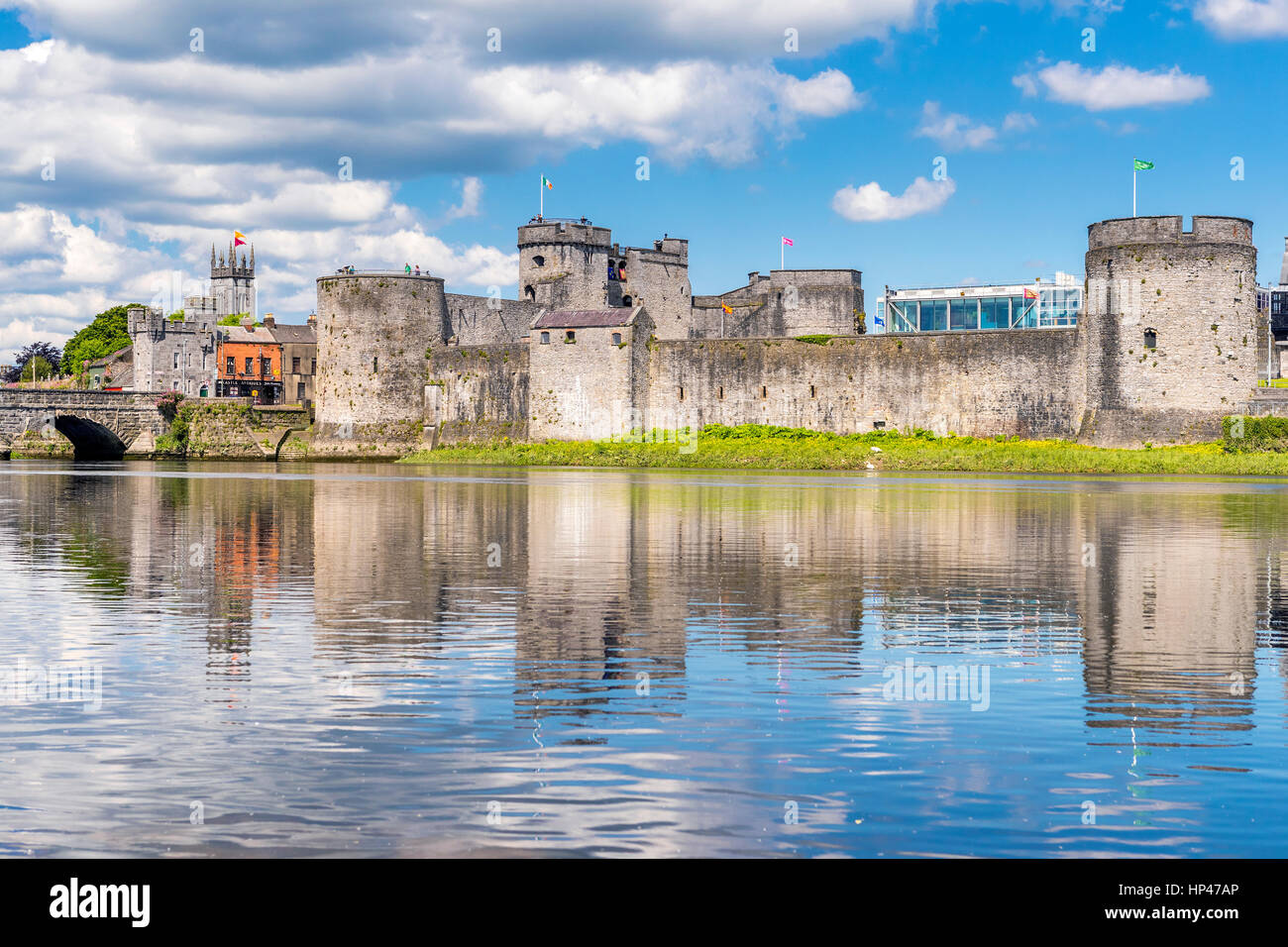 Limerick castle hi-res stock photography and images - Alamy