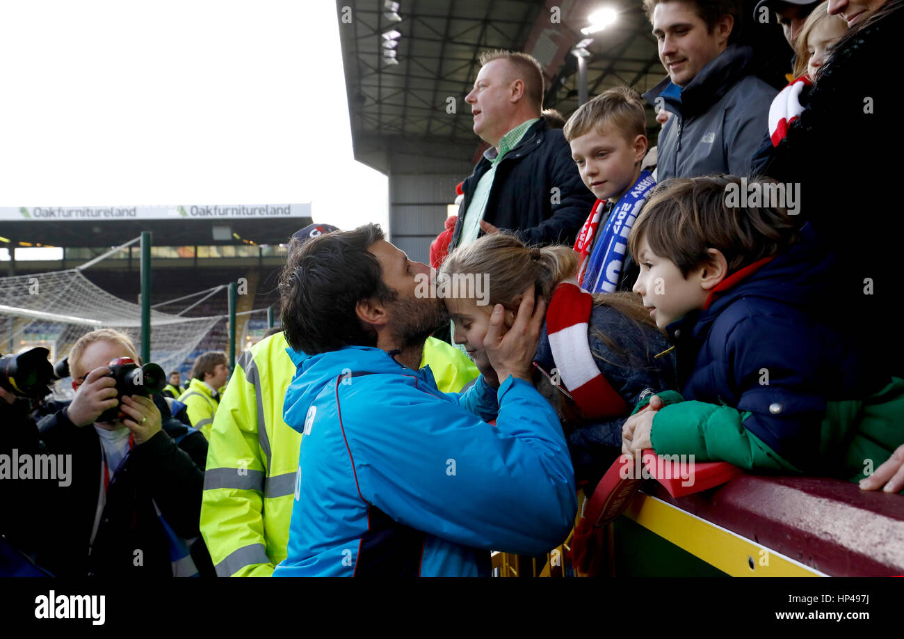 Lincoln City Manager Danny Cowley celebrates with his daughter ...