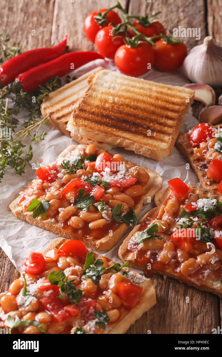 Baked beans on toast cheese hi-res stock photography and images - Alamy