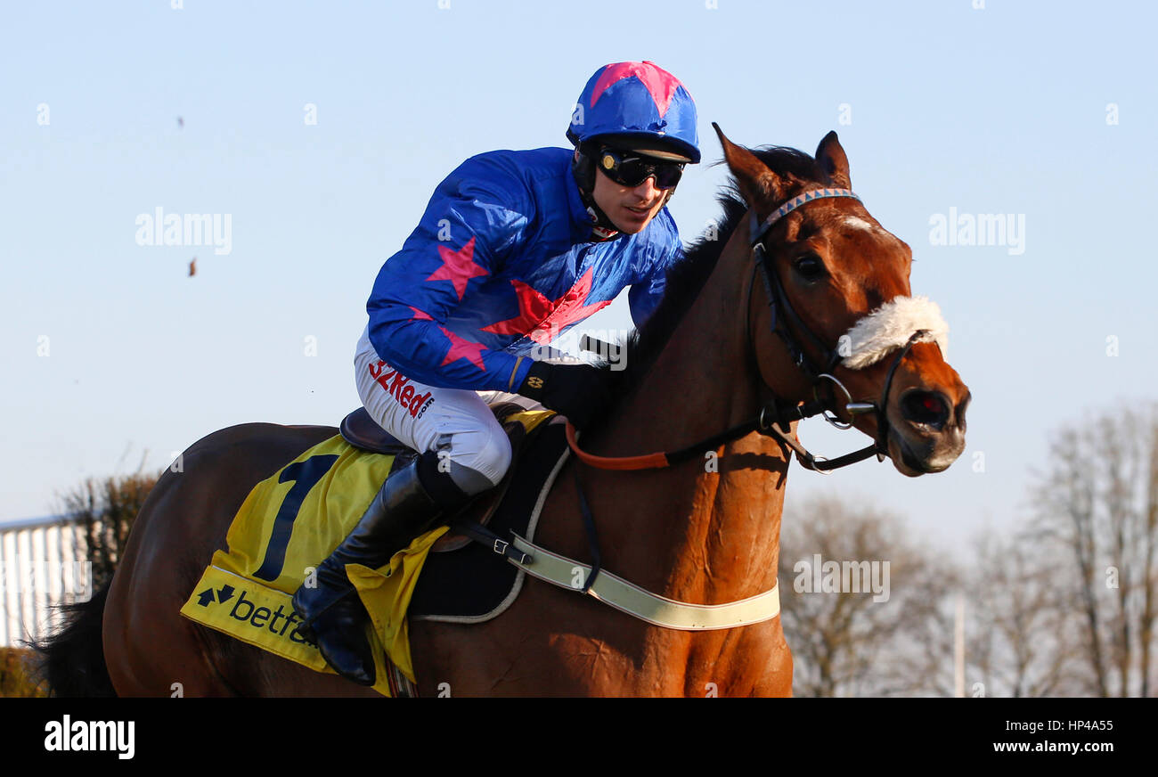 Cue card ascot hi-res stock photography and images - Alamy