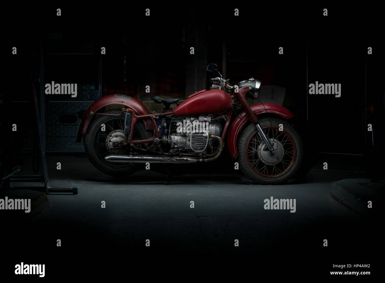 Lila motor hi-res stock photography and images - Alamy