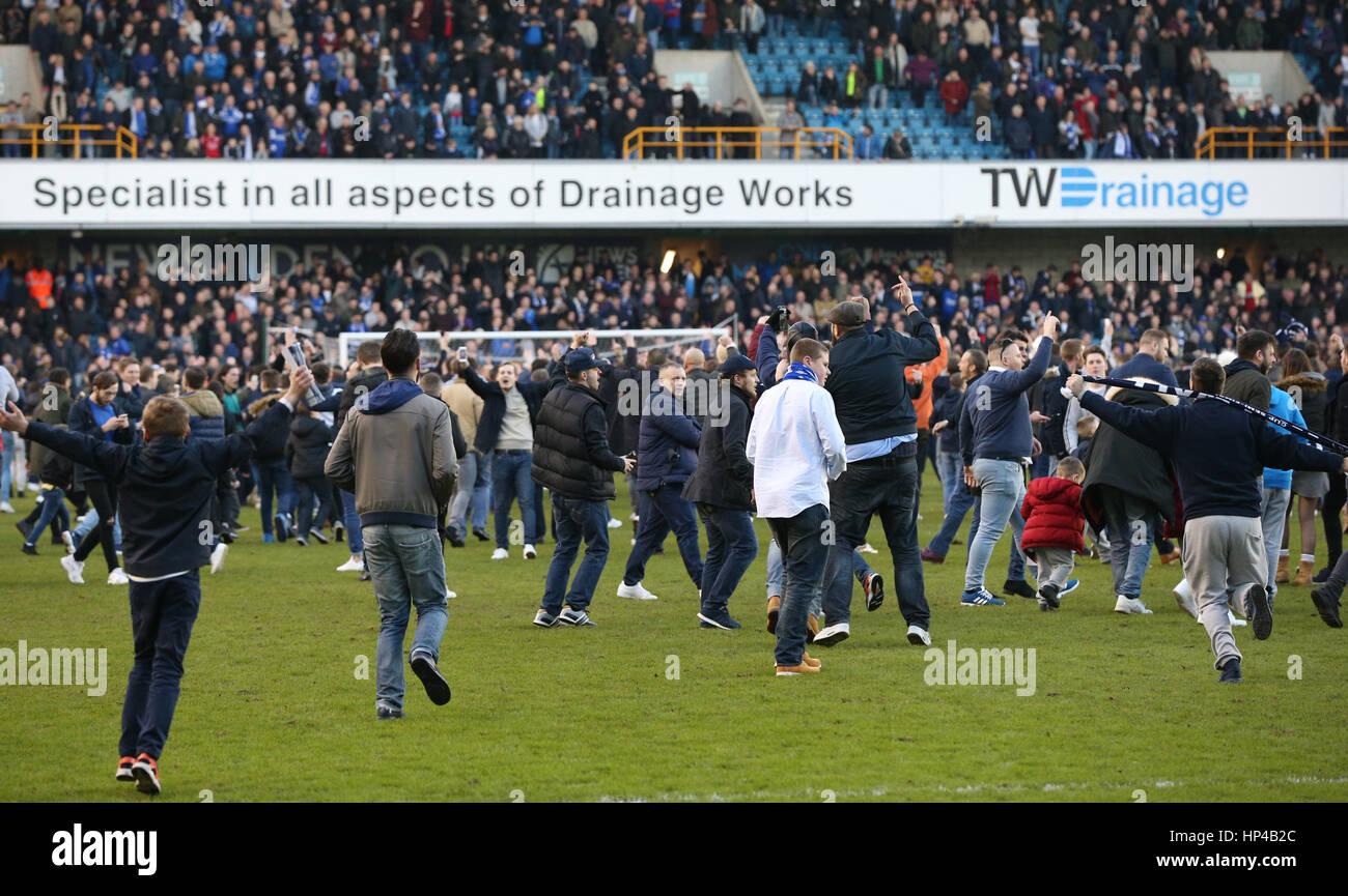 Millwall fans hi-res stock photography and images - Alamy