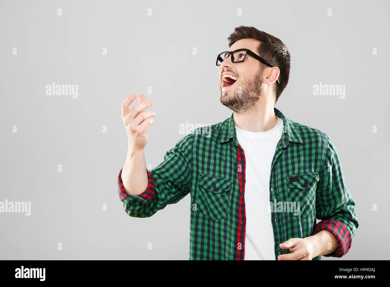 Singing head shot hi-res stock photography and images - Alamy