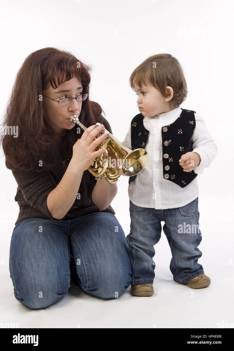 Model released , Mutter und Kleinkind mit Trompete - mother and little ...