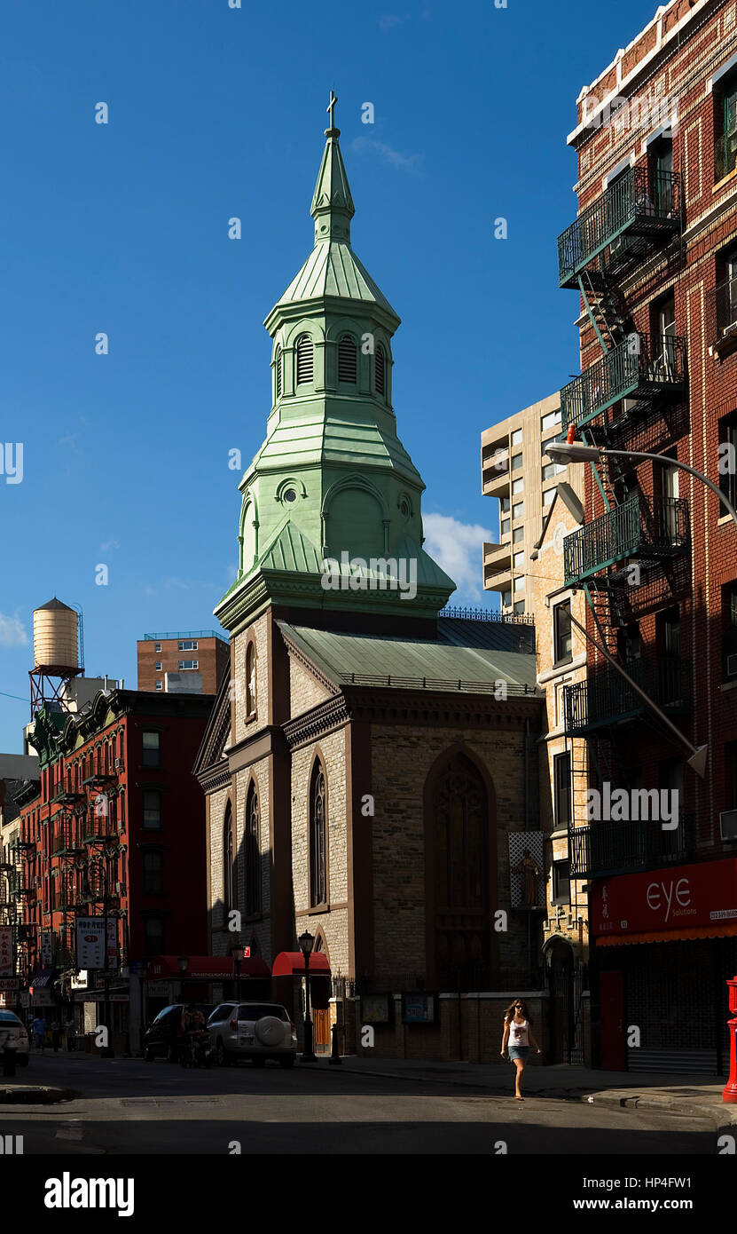 Chinatown. Mott St. Church of the transfiguration,New York City, USA ...