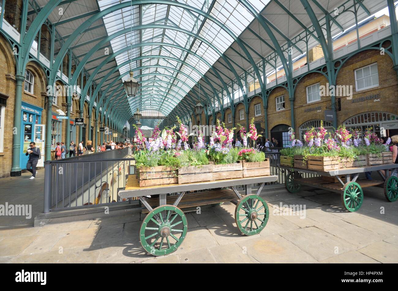 Covent Garden London England, United Kingdom - August 16, 2016: Central ...