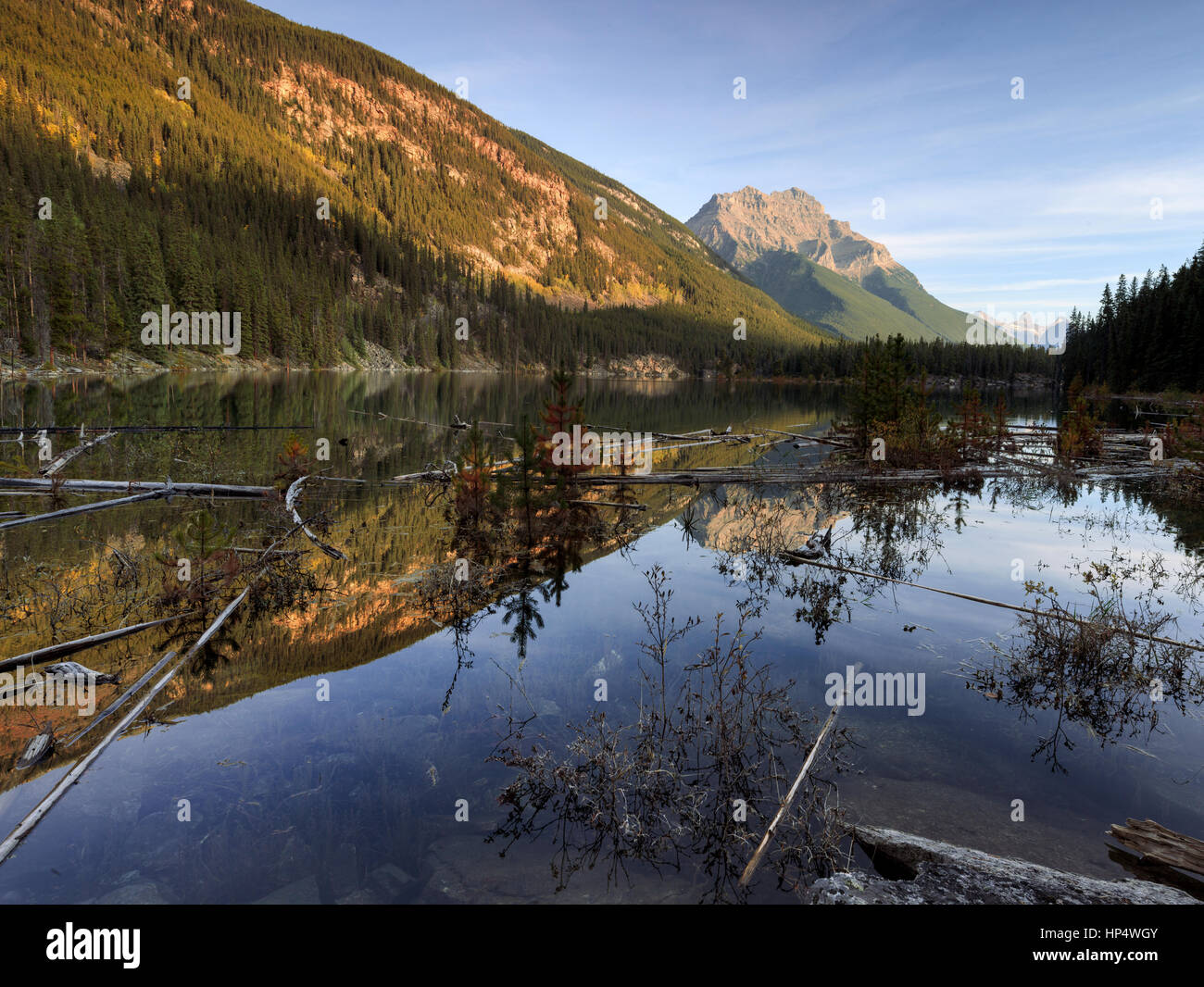Canada mountain border hi-res stock photography and images - Alamy