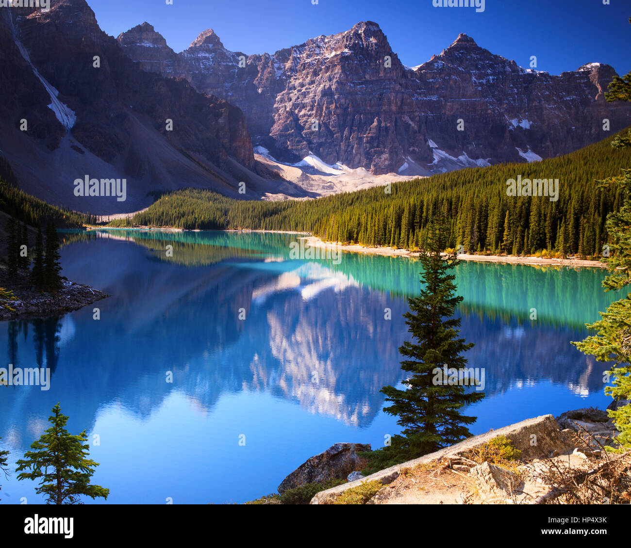 Moraine Lake Banff Alberta Stock Photo - Alamy