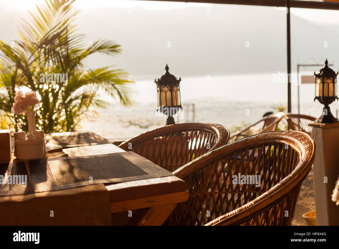 Shaker tables hi-res stock photography and images - Alamy