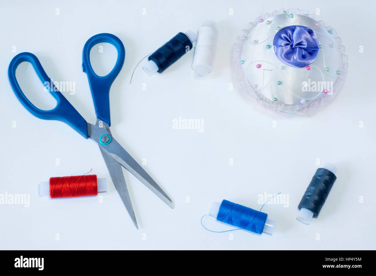 Tailoring tools hi-res stock photography and images - Alamy