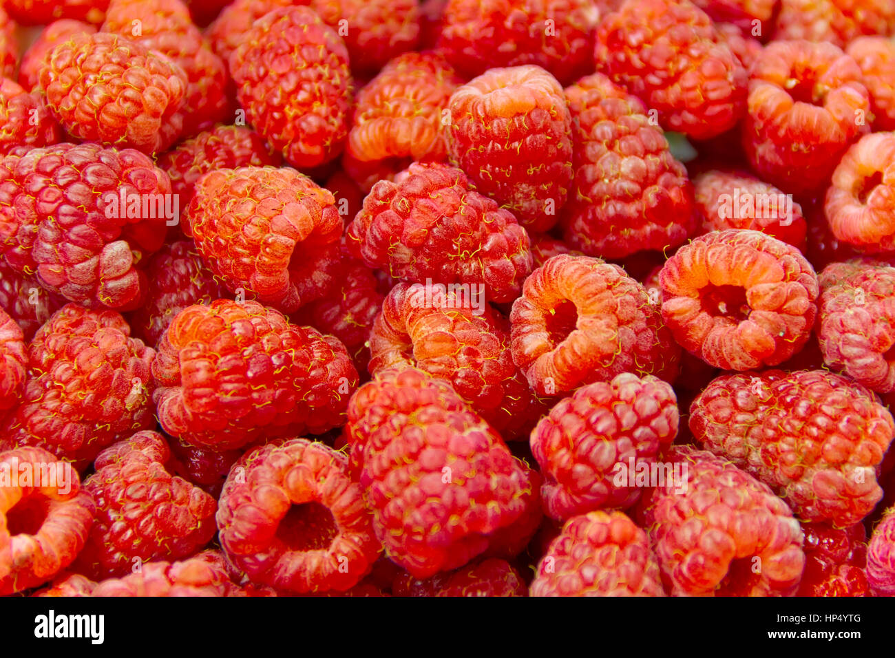 Photo of the background fresh red raspberry Stock Photo - Alamy