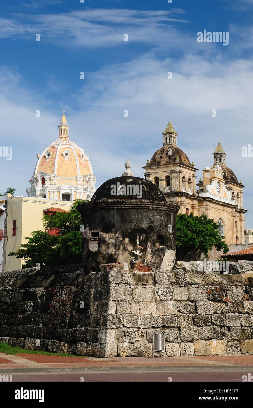 Cartagena - the colonial city in Colombia is a beautifllly set city ...