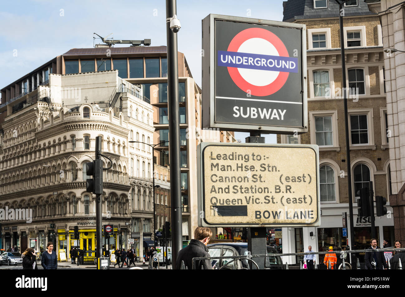London street underground sign people hi-res stock photography and ...