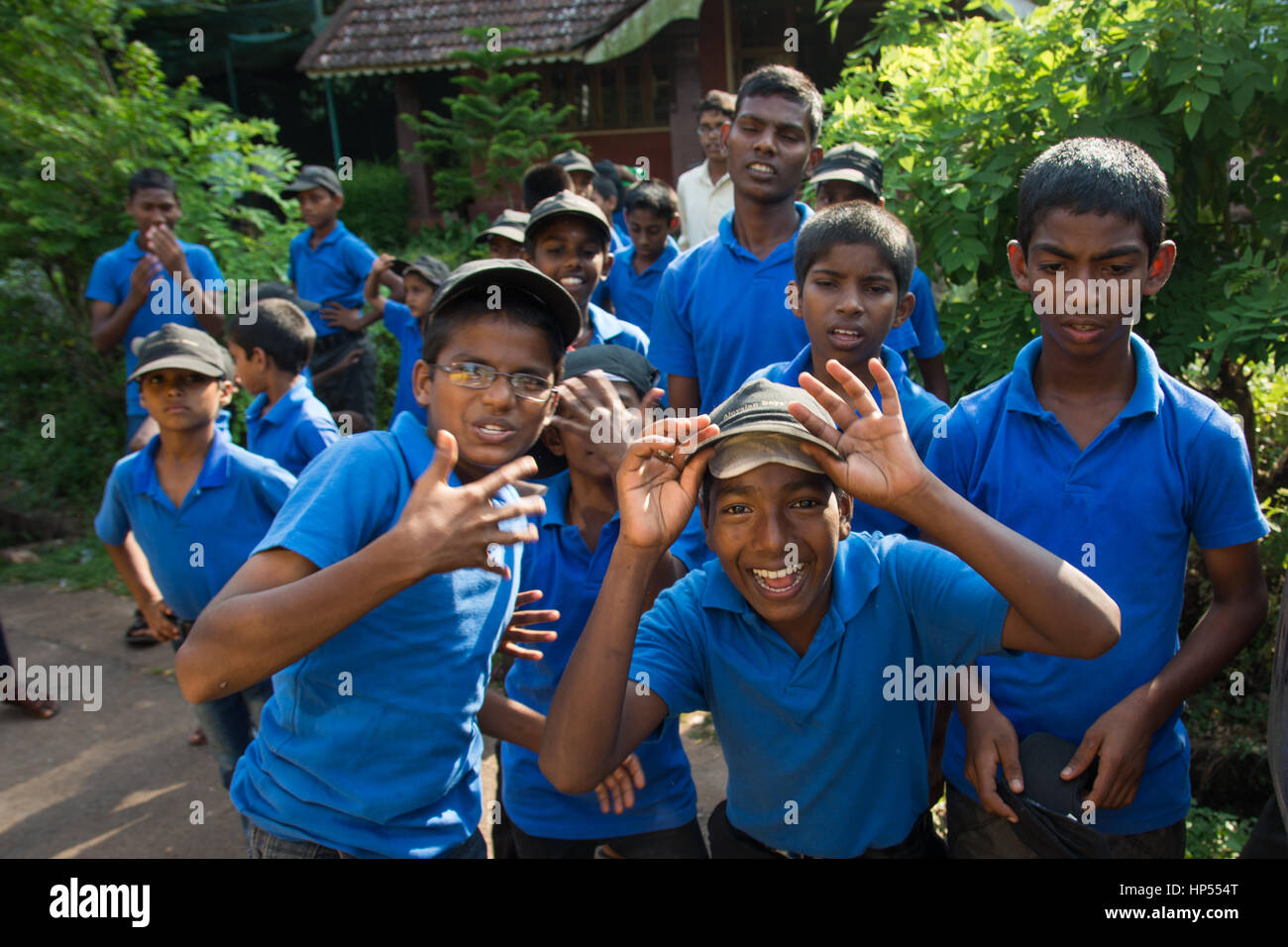 Mumbai India December 11 2016 Children From Children Home Waiting mumbai-india-december-11-2016-children-from-children-home-waiting