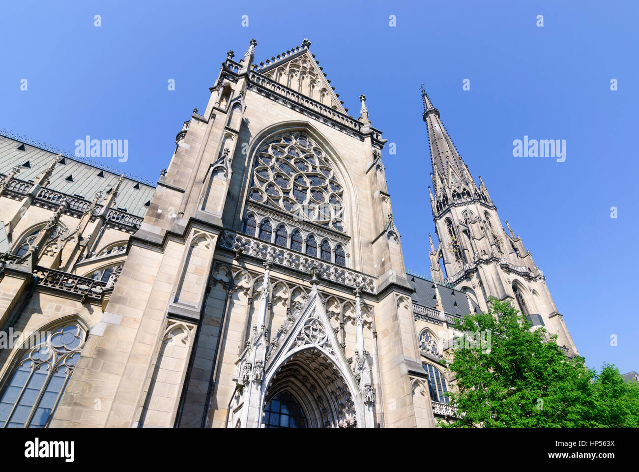 Linz, Neuer Dom, New Cathedral, Donau, Oberösterreich, Upper Austria, Austria Stock Photo - Alamy