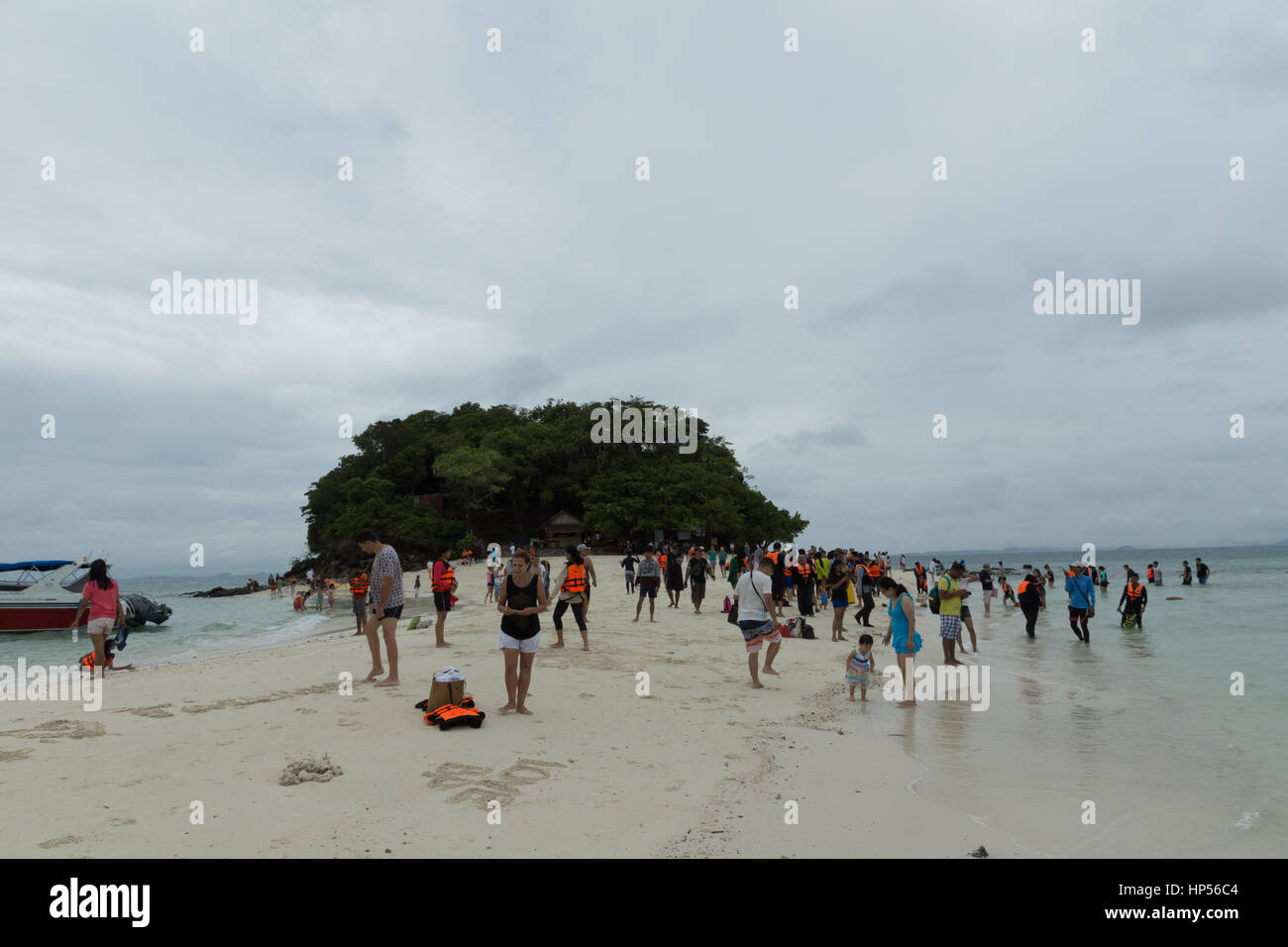 Chinese toursists swarming island beach in thailand Stock Photo - Alamy