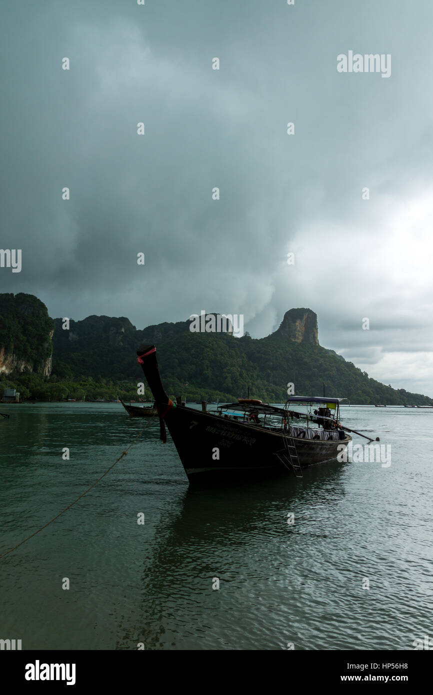 Boat in heavy rain hi-res stock photography and images - Alamy