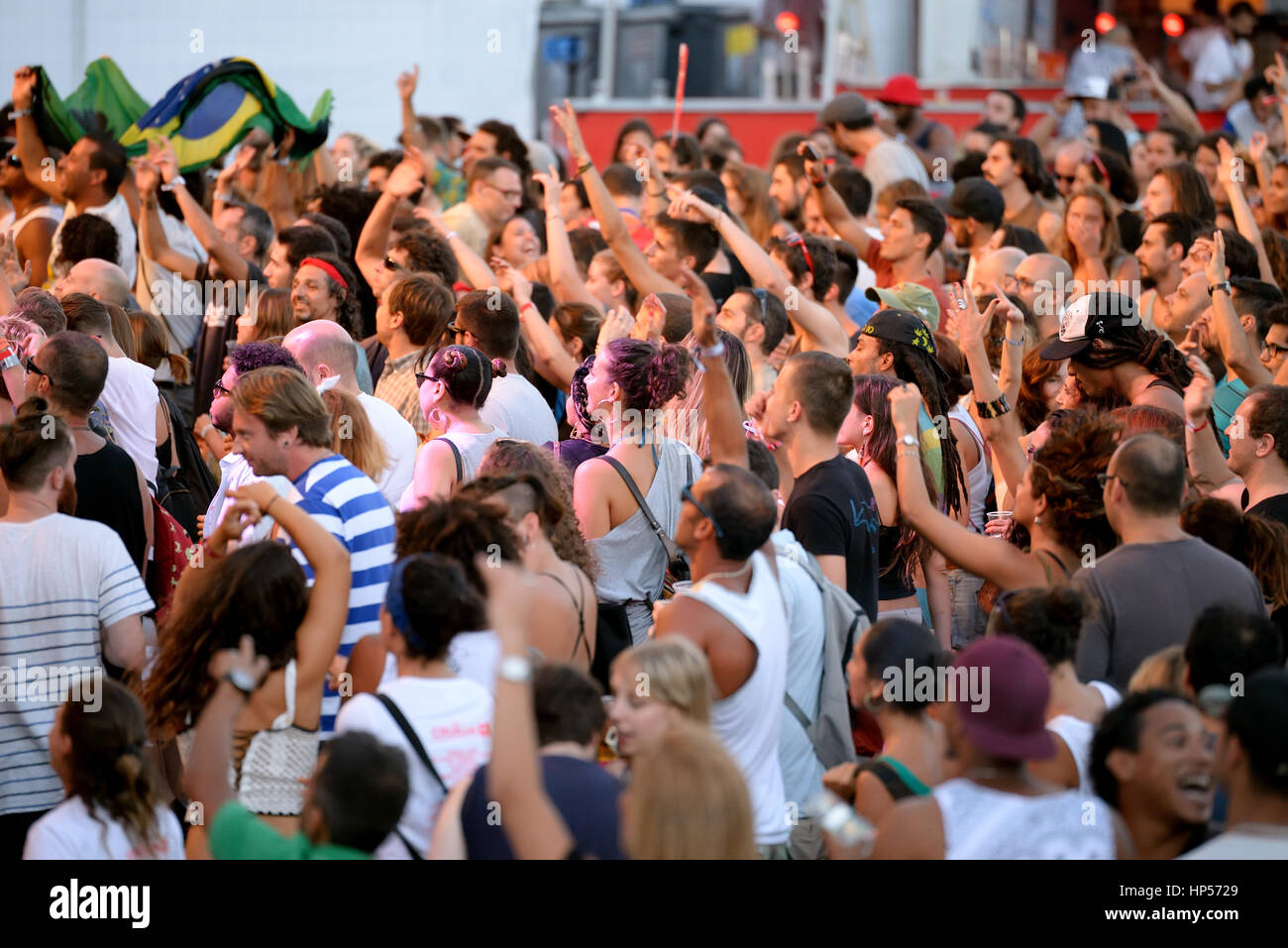 View audience crowd hi-res stock photography and images - Alamy
