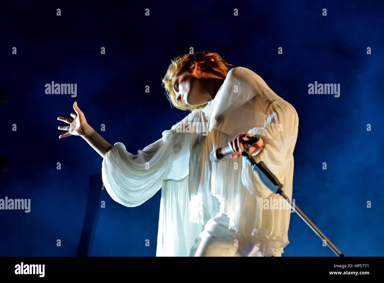 Florence machine singer hi-res stock photography and images - Alamy
