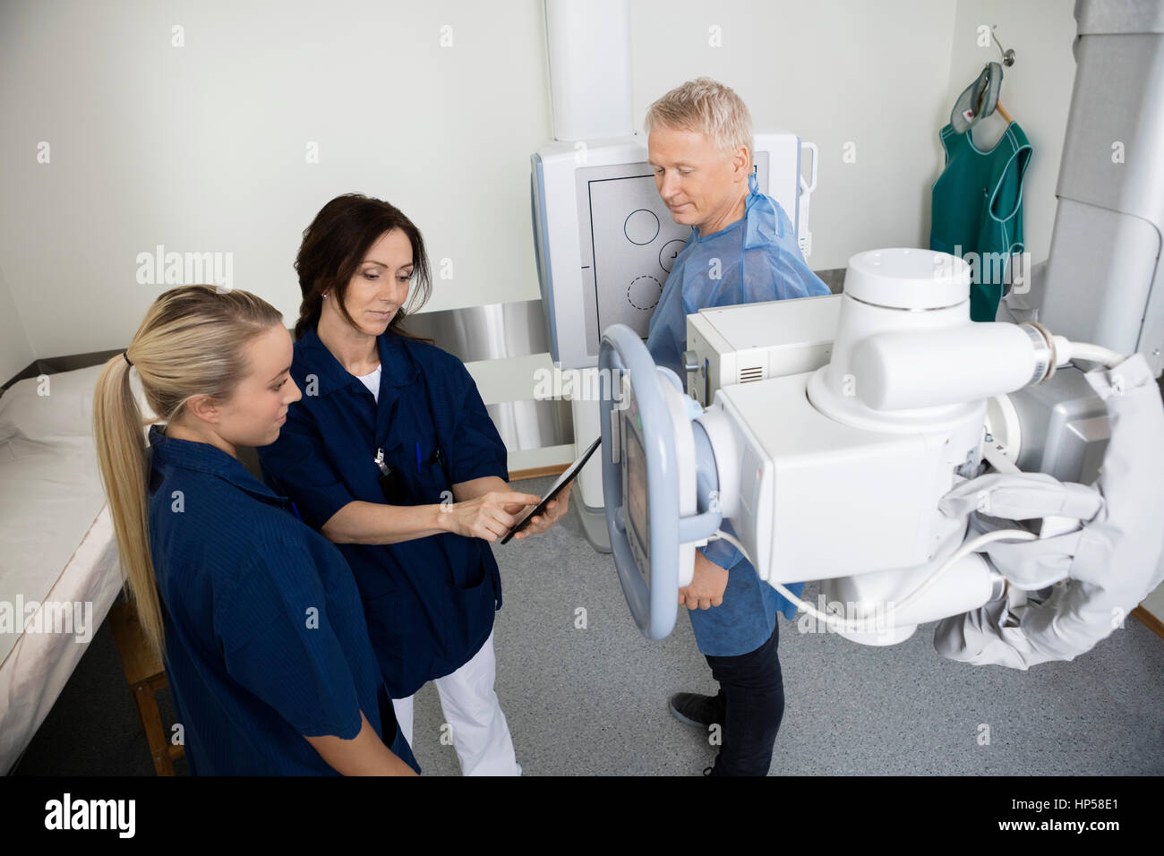Hospital radiology radiography hi-res stock photography and images - Alamy