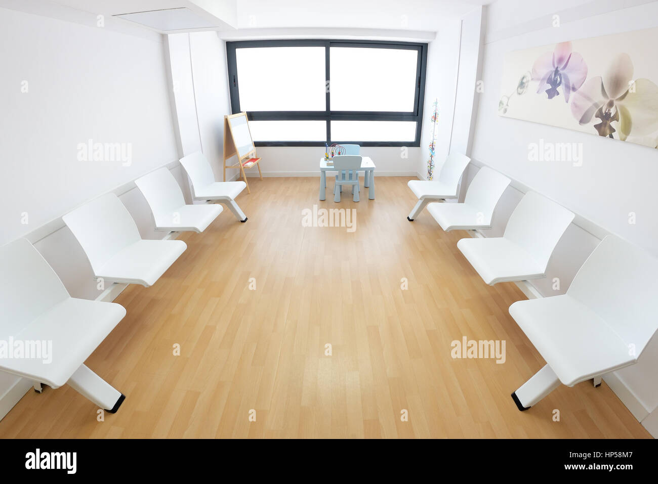 Empty waiting room Stock Photo - Alamy