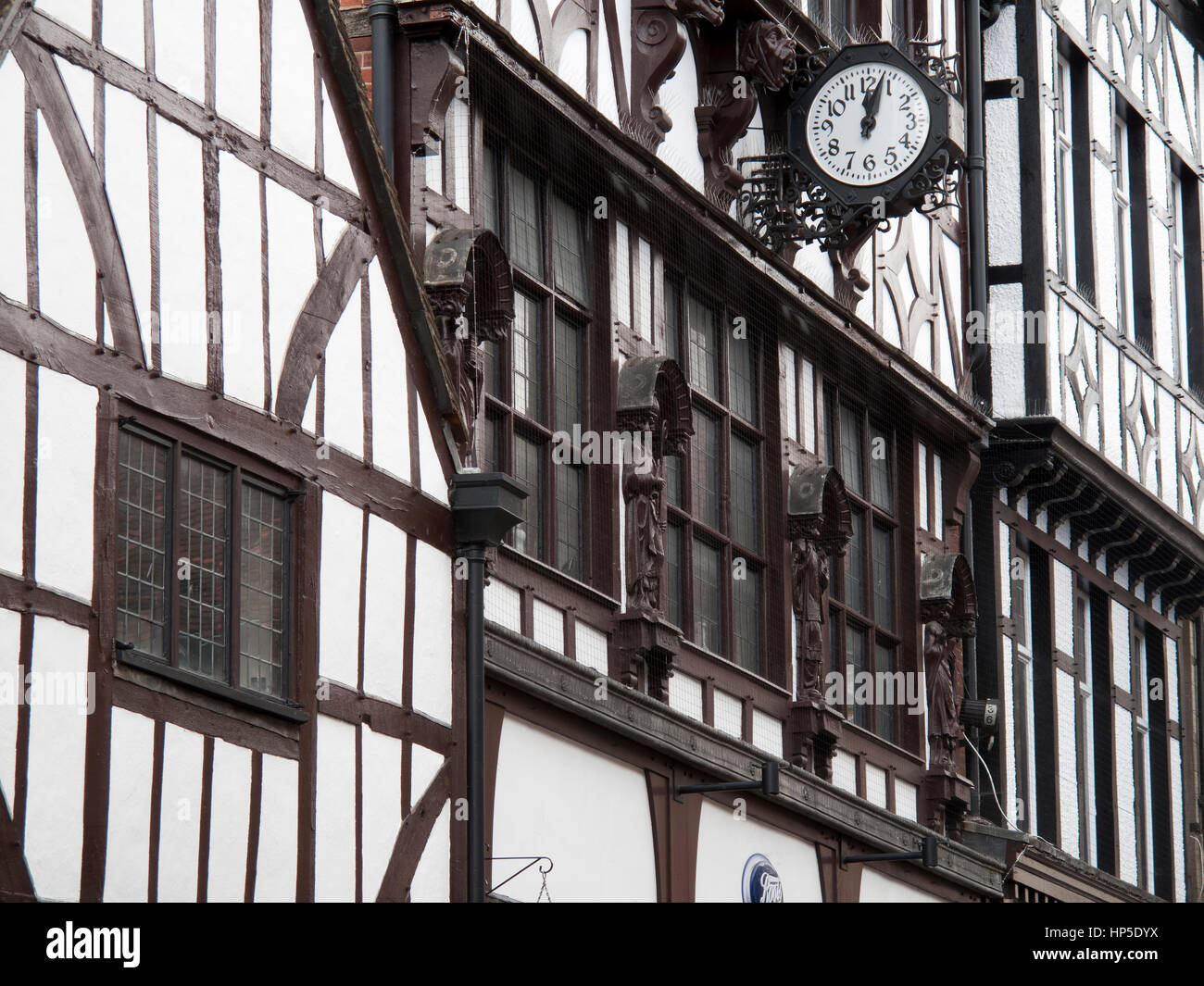 Elizabethan buildings hi-res stock photography and images - Alamy