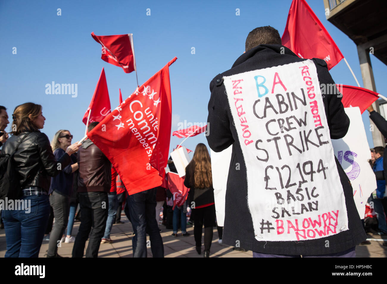 British airways cabin crew steward hi-res stock photography and images ...