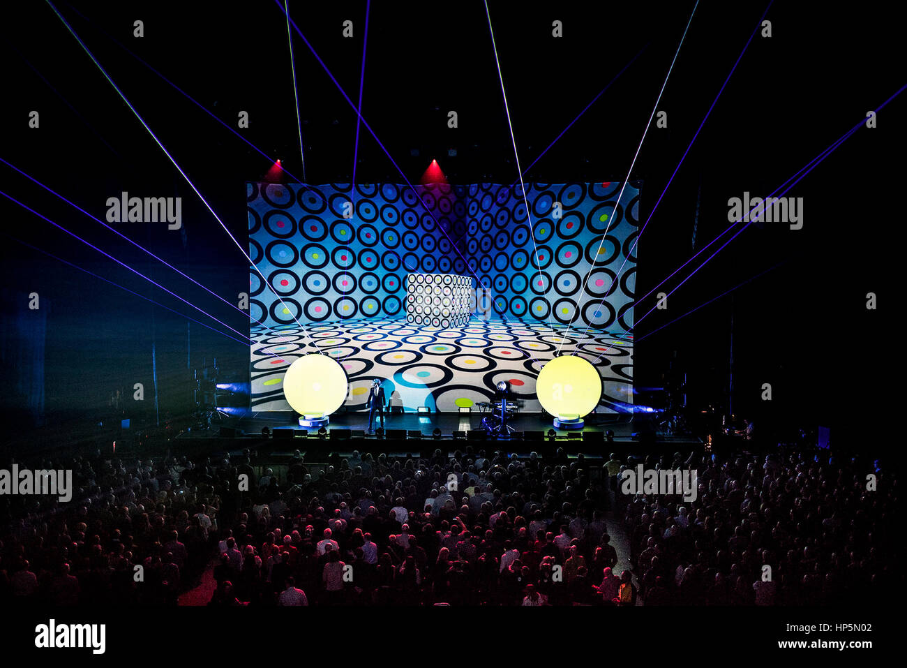 Electronic pop hi-res stock photography and images - Alamy