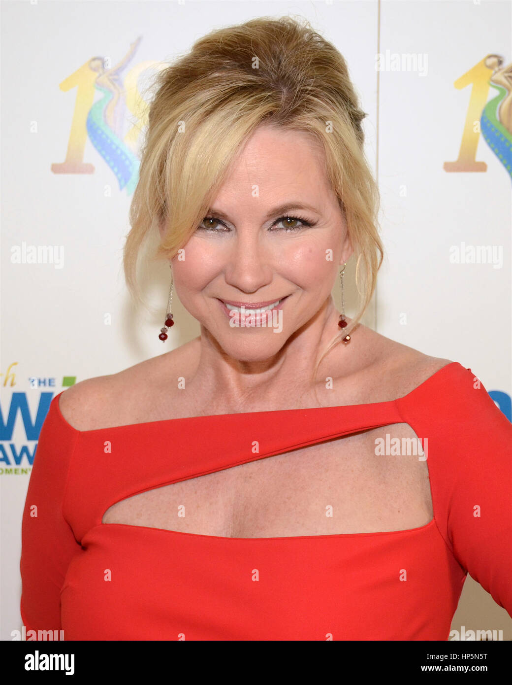 Los Angeles, California, USA. 17th Feb, 2017. Suzanne Sena arrives at ...