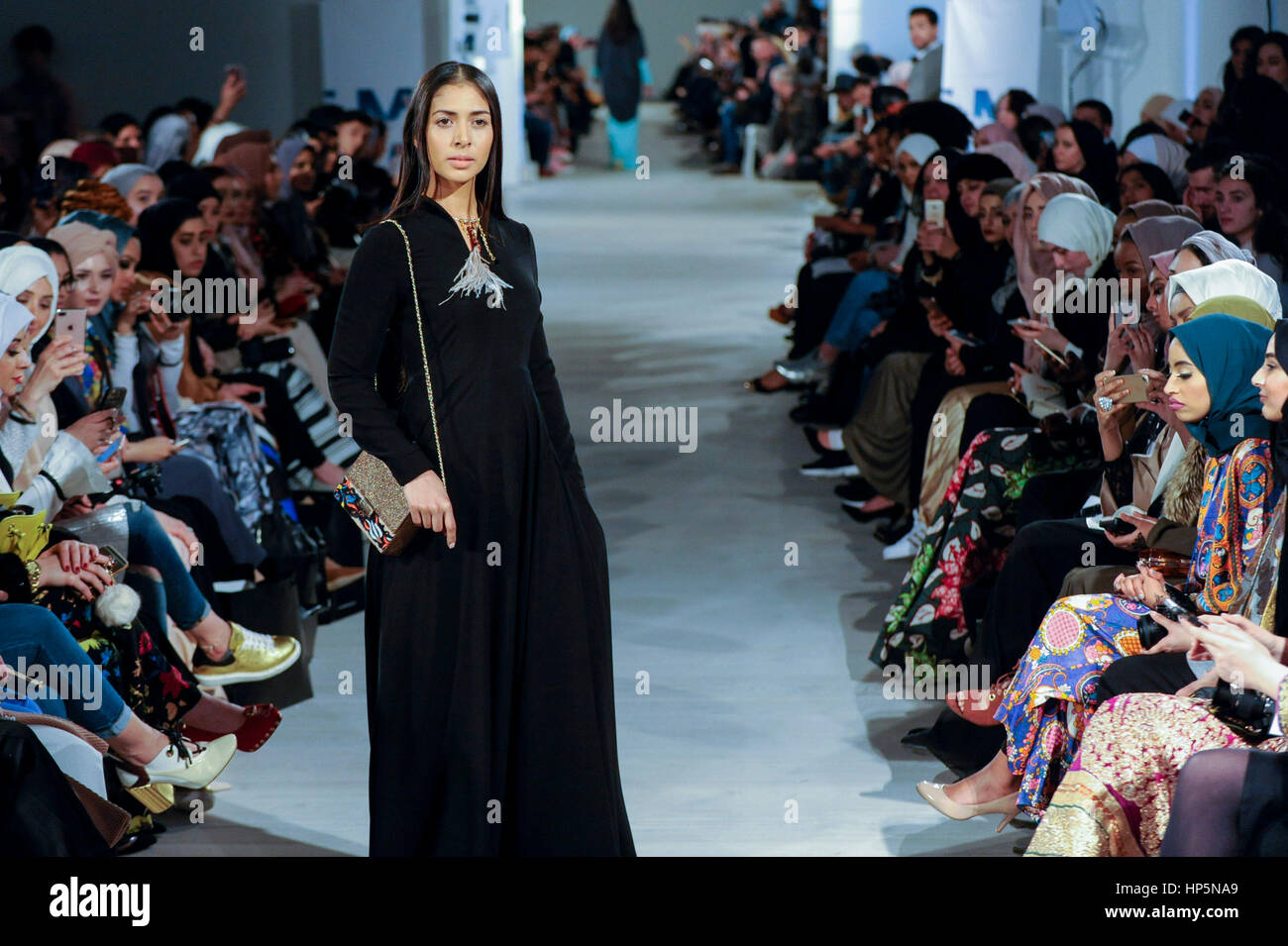 Modest fashion model hi-res stock photography and images - Alamy