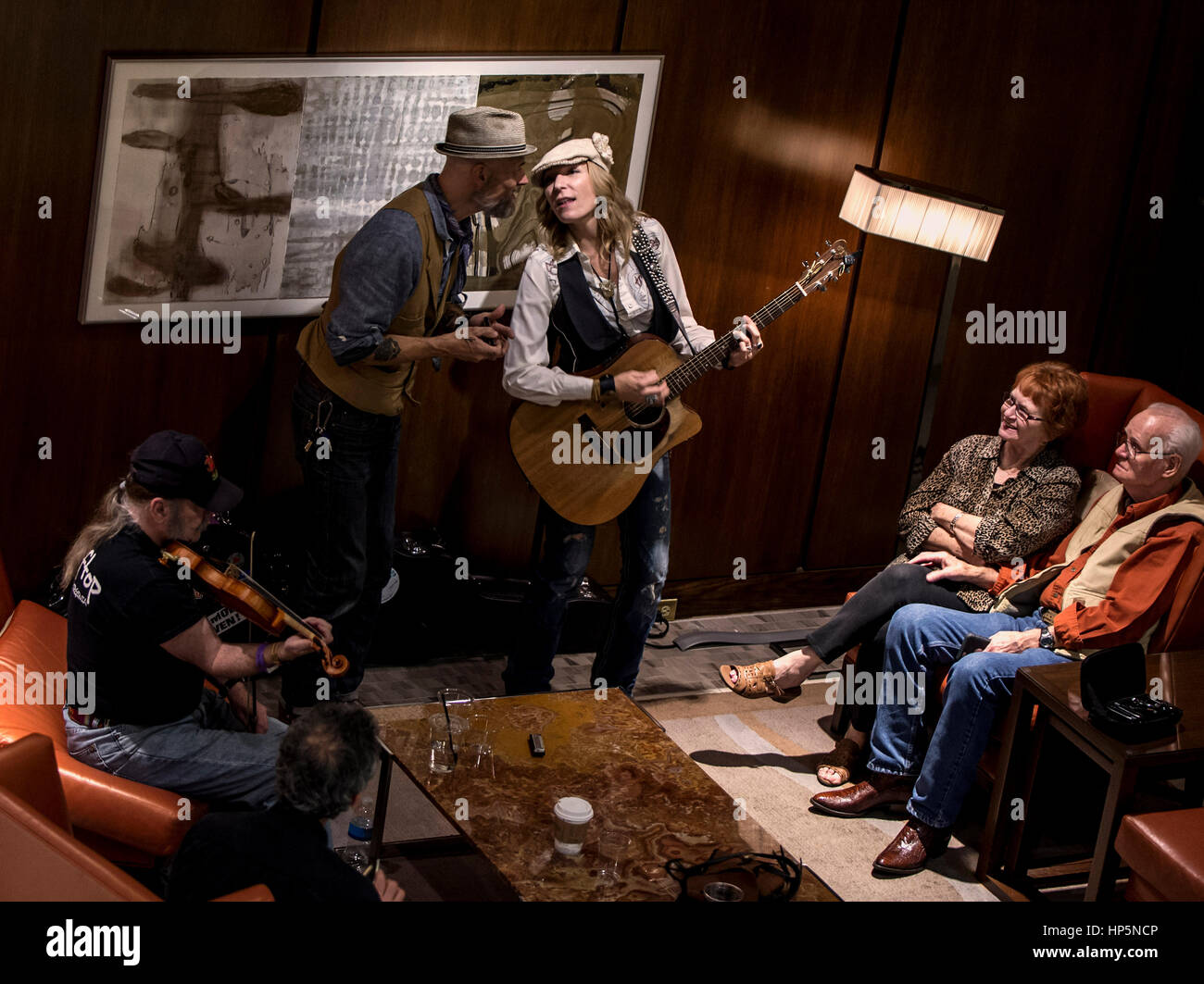Kansas City, Missouri, USA. 18th Feb, 2017. Musicians jam in the lobby ...