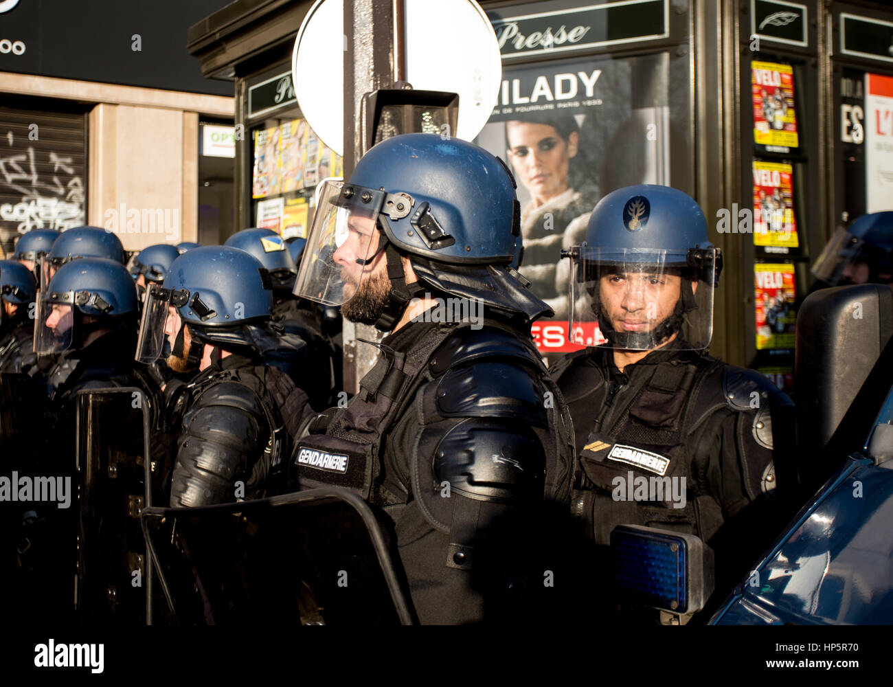 Crs riot policemen hi-res stock photography and images - Alamy