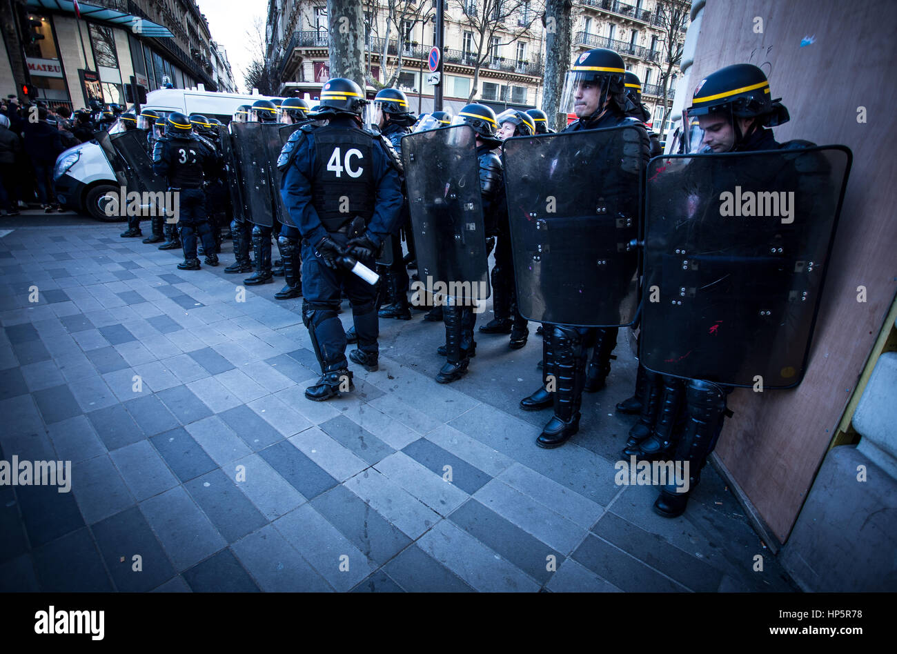 Crs riot policemen hi-res stock photography and images - Alamy