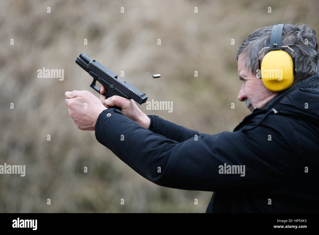 Glock 19 hi-res stock photography and images - Alamy