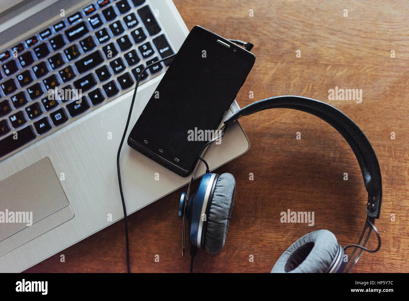 Desk wireless headset phone hi-res stock photography and images - Alamy