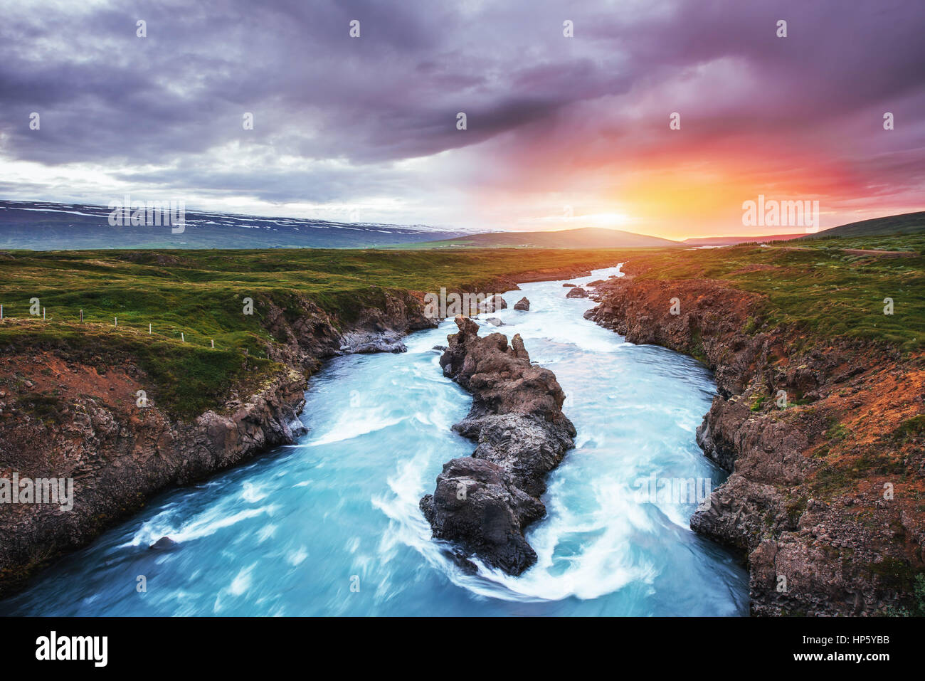 Gentle slopes of snow-capped mountains and glaciers. Wonderful I Stock ...