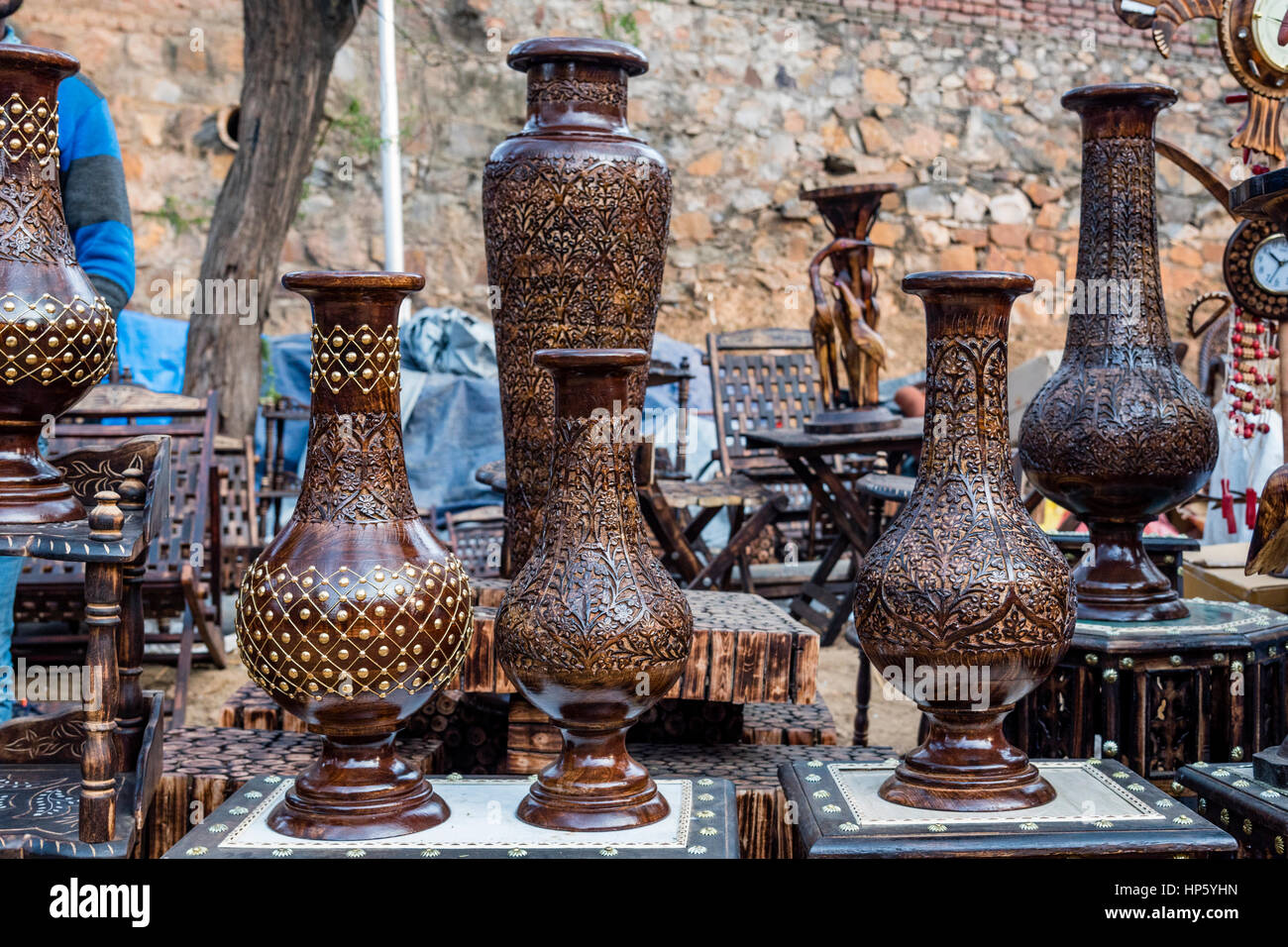 Hand made Indian handicrafts for sale at a shop Stock Photo - Alamy
