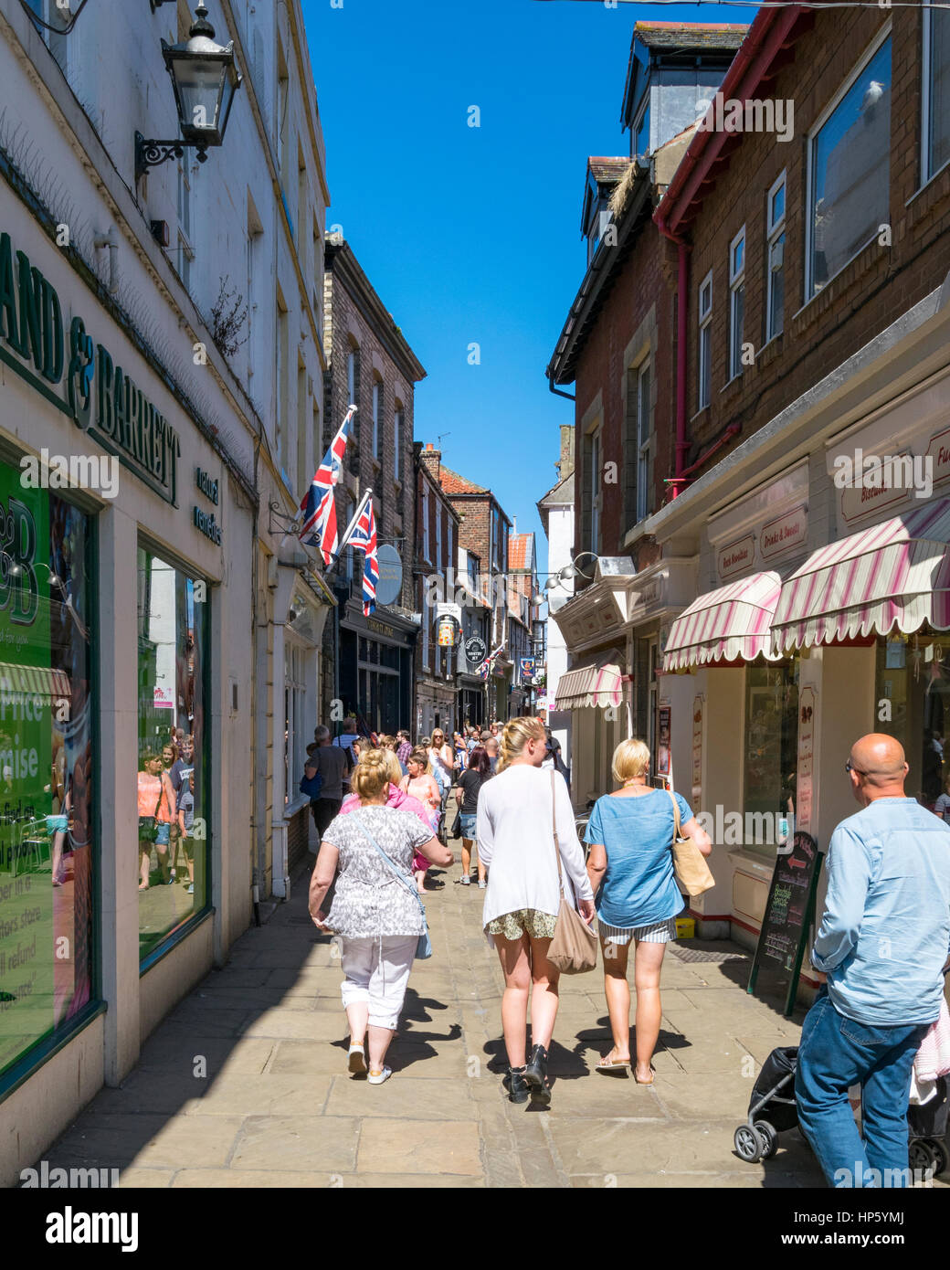 Bustling fishing port hi-res stock photography and images - Alamy