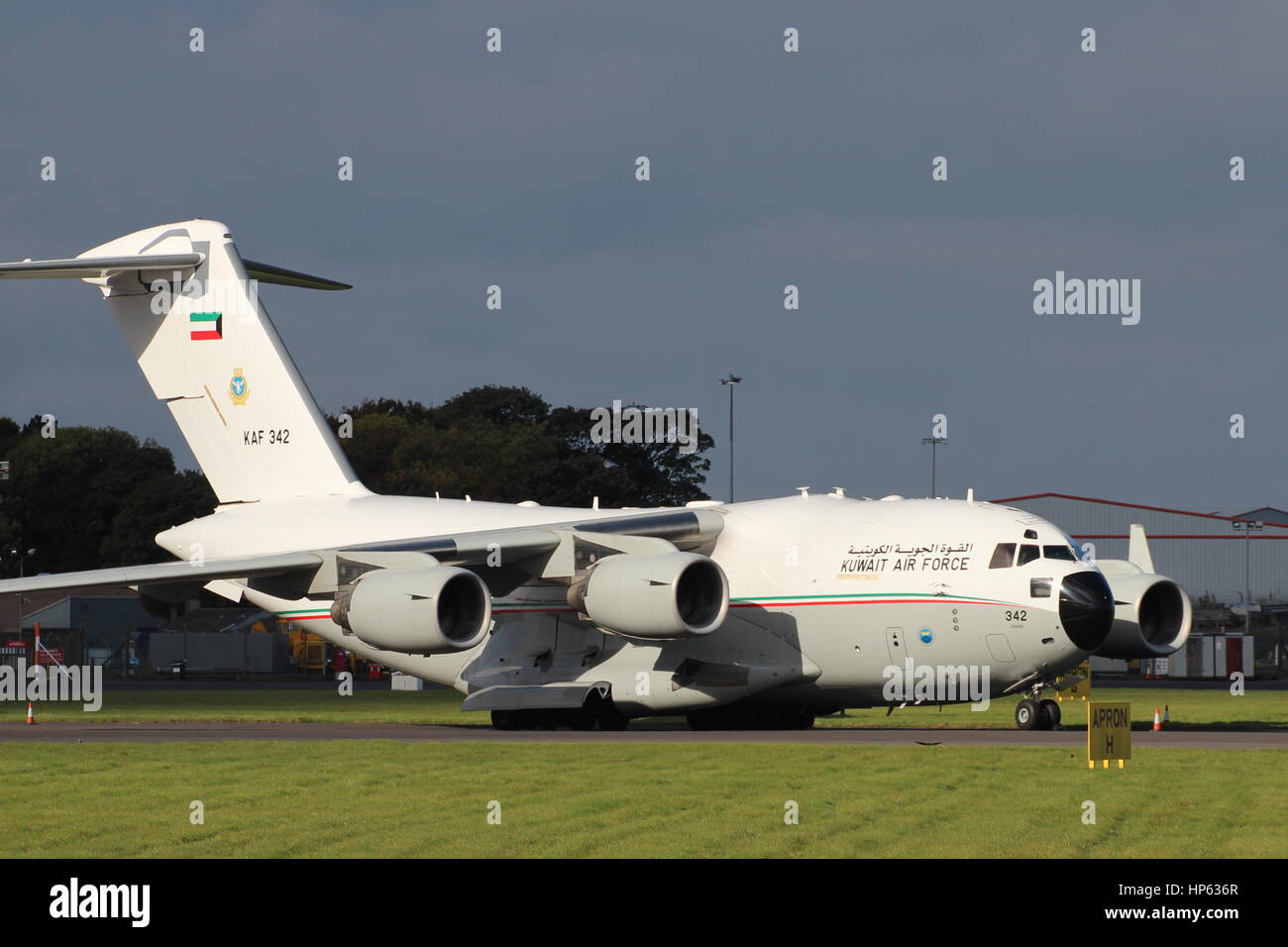 Kuwaiti armed forces hi-res stock photography and images - Alamy