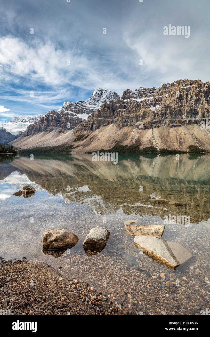 Bow lake crowfoot mountain in hi-res stock photography and images - Alamy