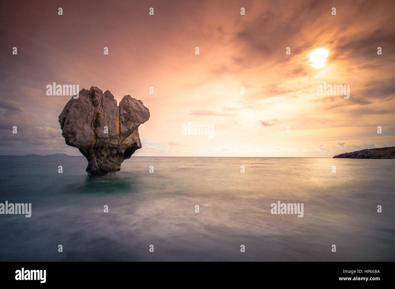 Water sculpture shape hi-res stock photography and images - Alamy