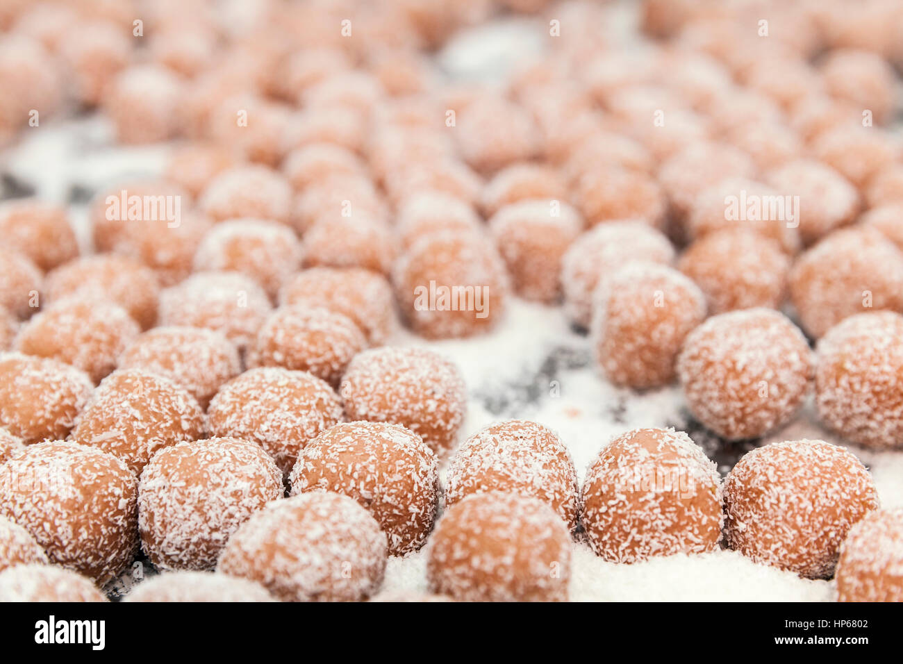 making small cakes in a bakery Stock Photo - Alamy