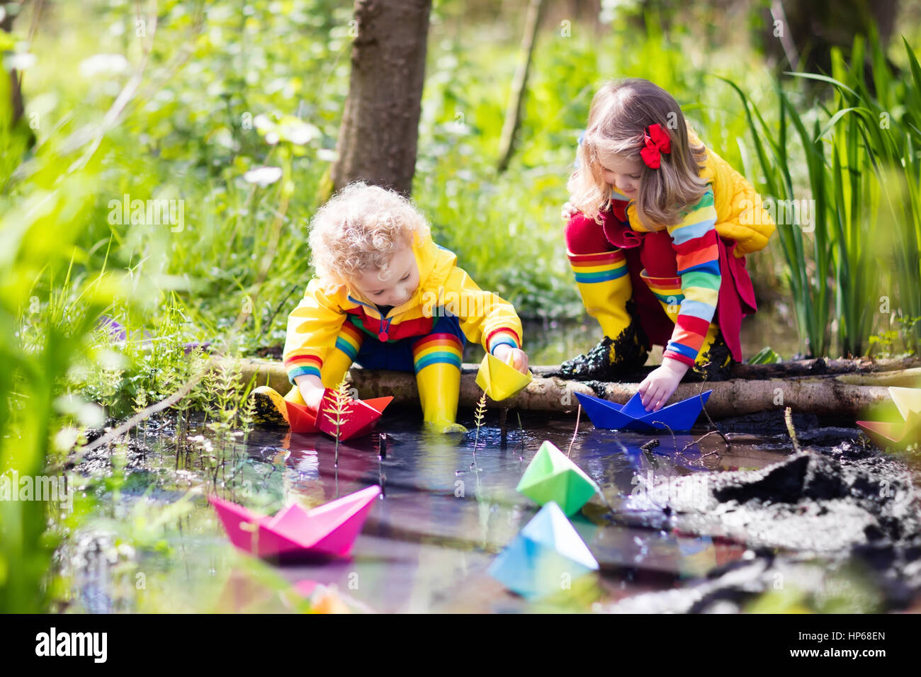 Kids playing in boat pond hi-res stock photography and images - Alamy