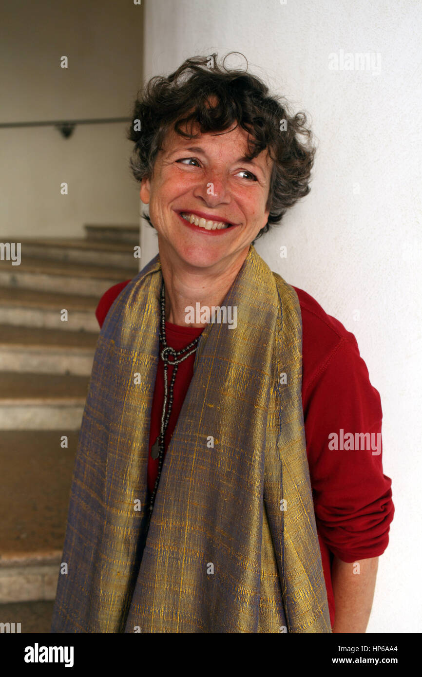 Elizabeth pisani hi-res stock photography and images - Alamy