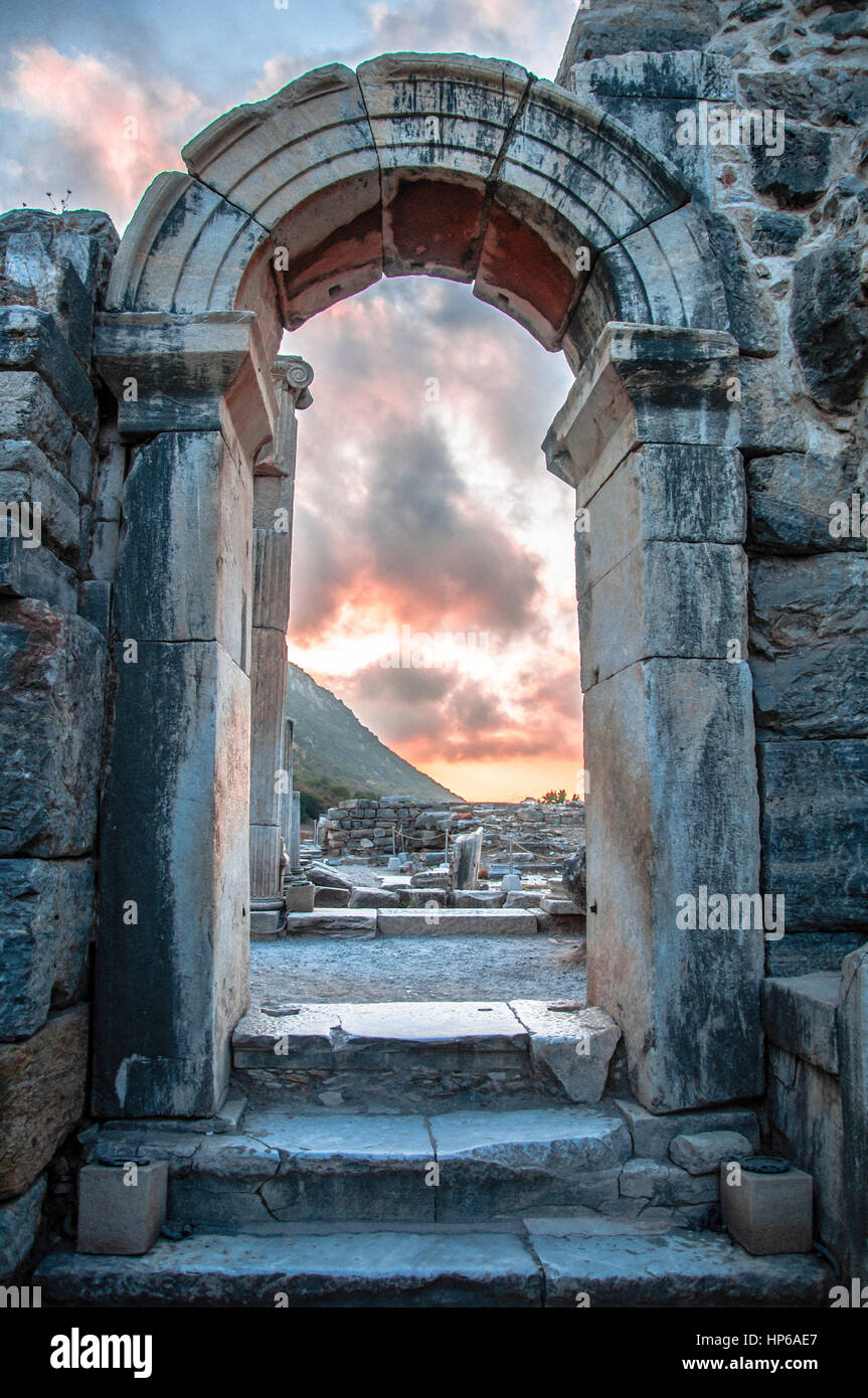 Ruins of ancient Greek city of Ephesus, EPHESUS, TURKEY Stock Photo - Alamy