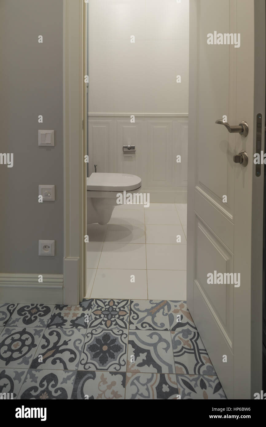 Open washroom hi-res stock photography and images - Alamy