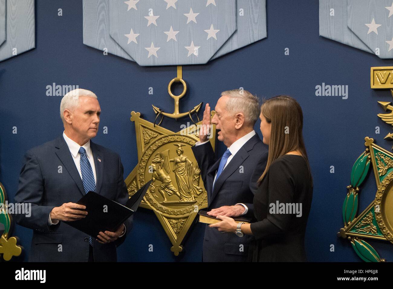 Swearing in oath ceremony hi-res stock photography and images - Alamy