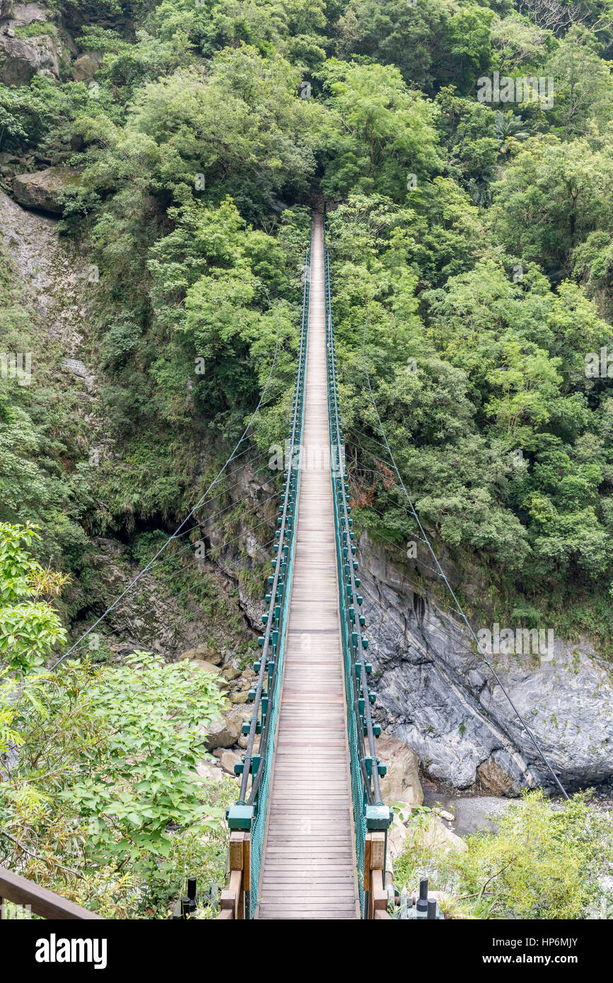 Entry bridge at Cone Road, Taroko, Taiwan Stock Photo - Alamy